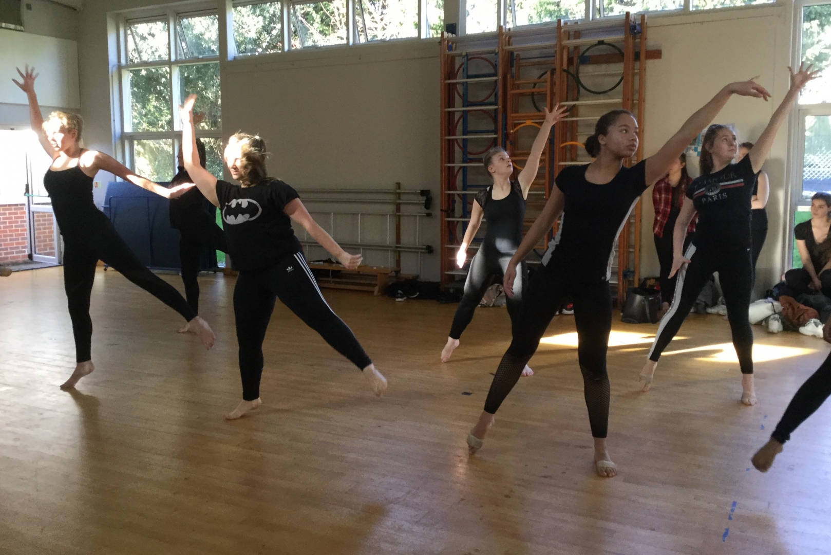 Community Dance Leadership students inspire local schoolchildren ...