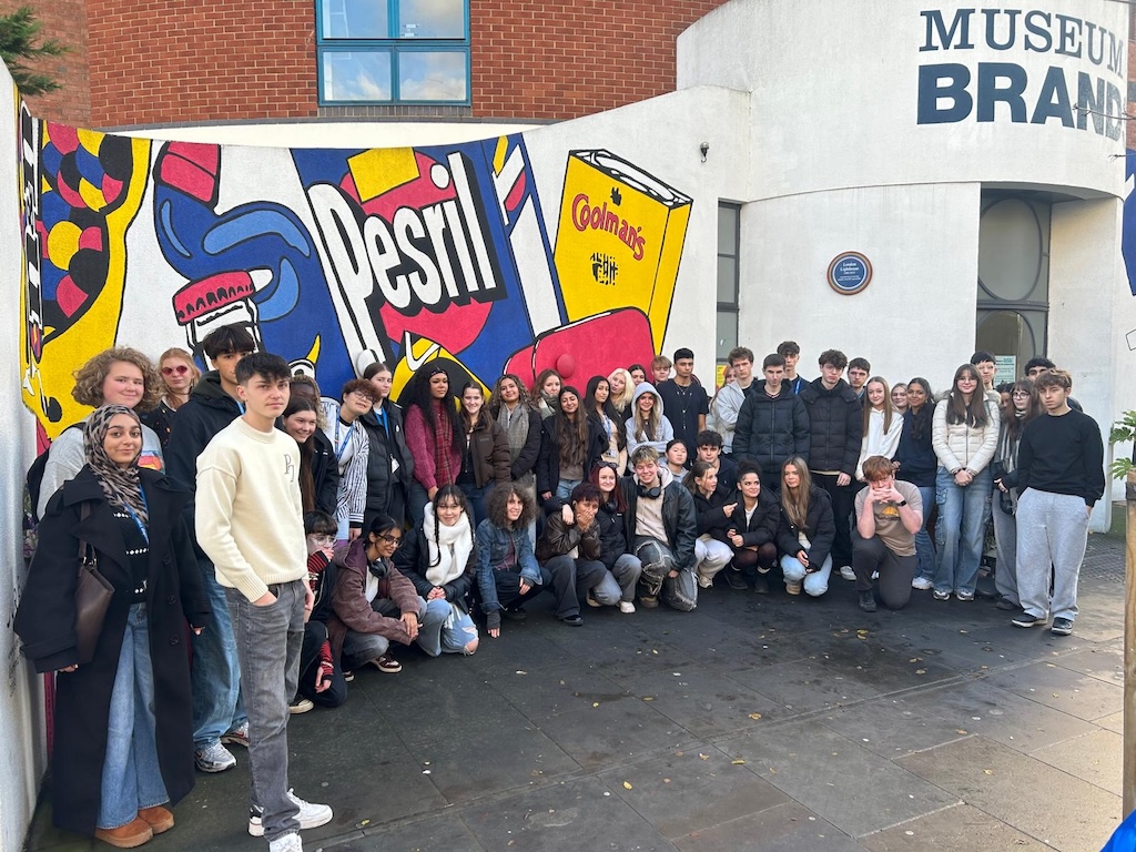 Art and Design students get to grips with creative brief - Reigate College